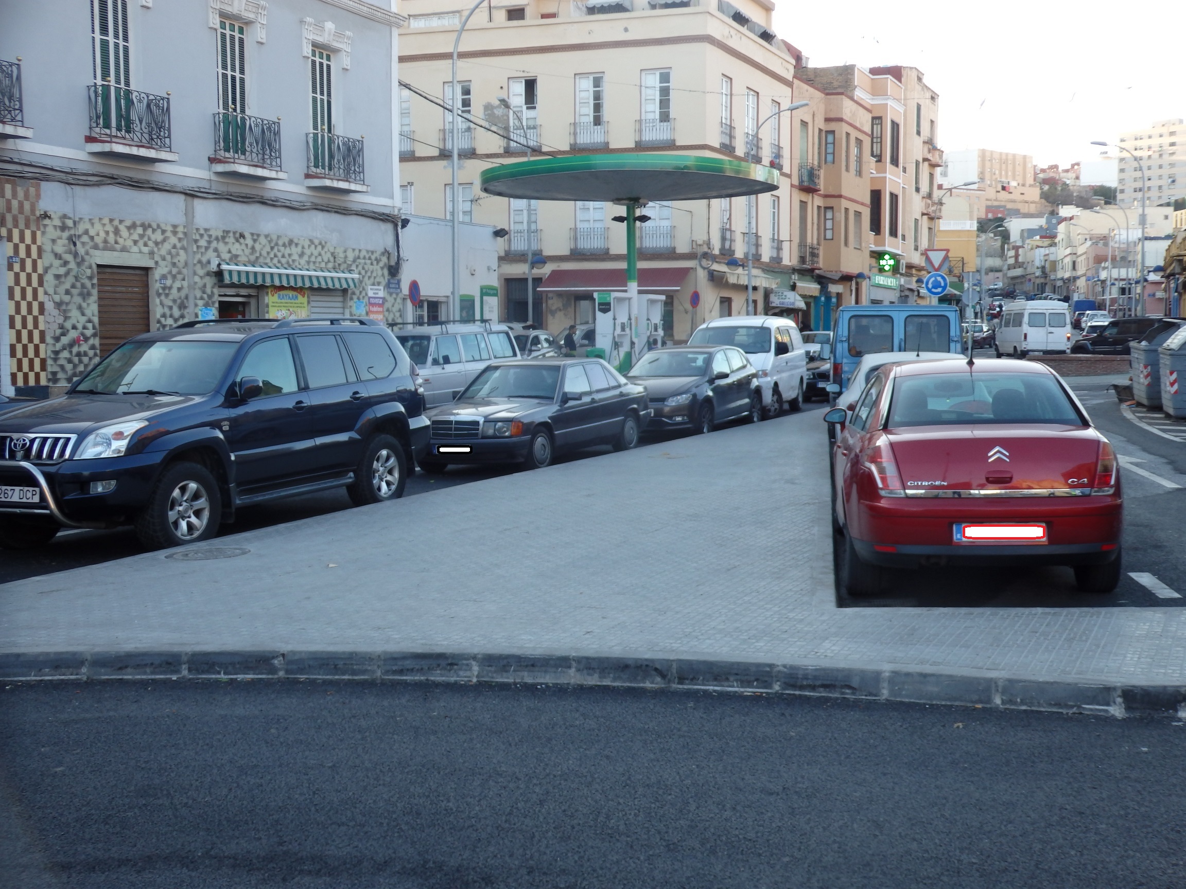 Tráfico ordenado en el Rastro | El Alminar de Melilla